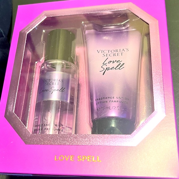 Victoria's Secret | Other | Victorias Secret Love Spell Mini Gift Set ...